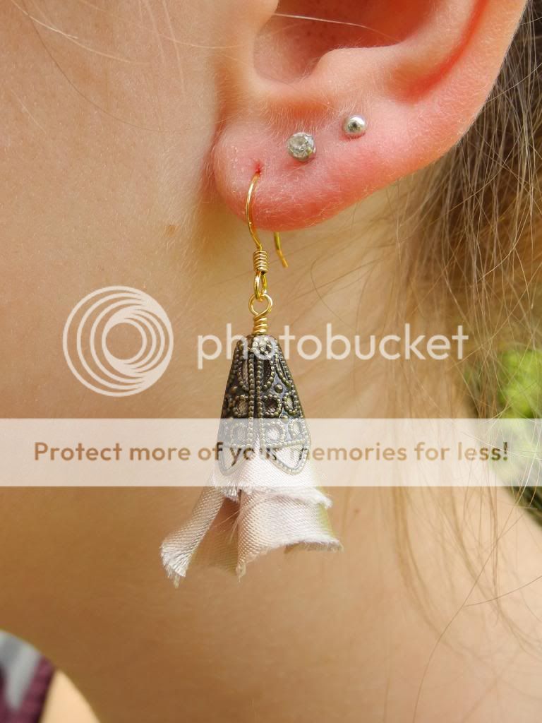 baisley & Noir: DIY: Fabric Flower Bud Earrings
